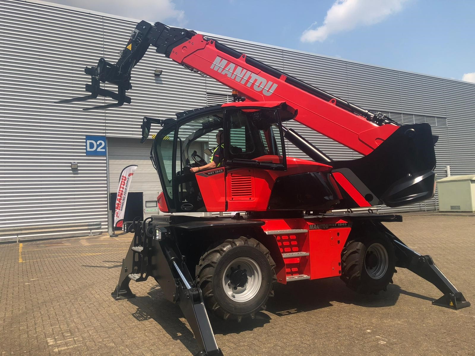 Manitou's New Rotary Telehandler's | R&D Machinery Ltd