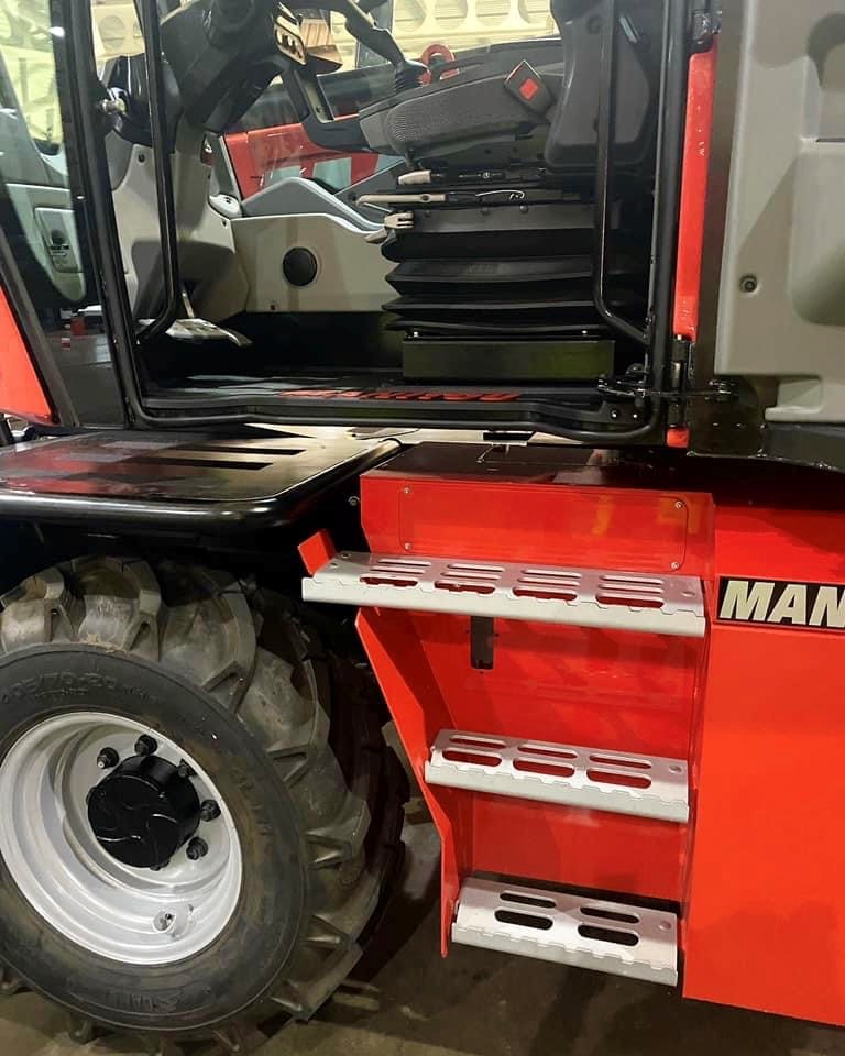 Manitou's New Rotary Telehandler's | R&D Machinery Ltd